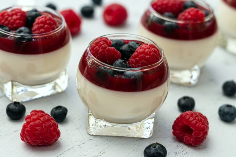 Recette Authentique de Panna Cotta aux Fruits Rouges - My Little Italy